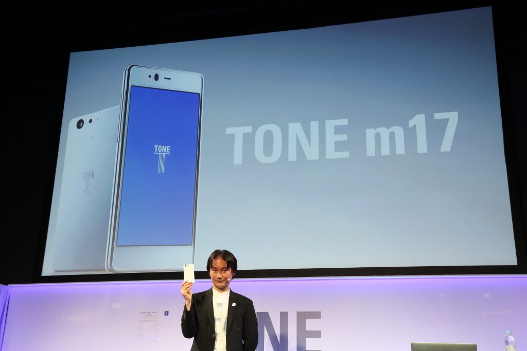 防水・防塵・耐衝撃のスマホ「TONE m17」発売！これまでの機種と何が違う？ | TONE公式コラム｜トーンモバイル